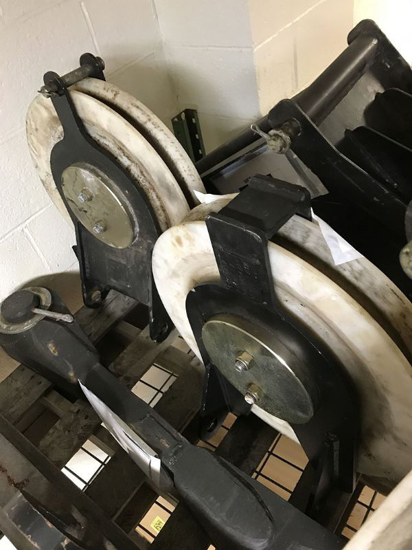 Craneparts.com. Sheave Holder with Assembly